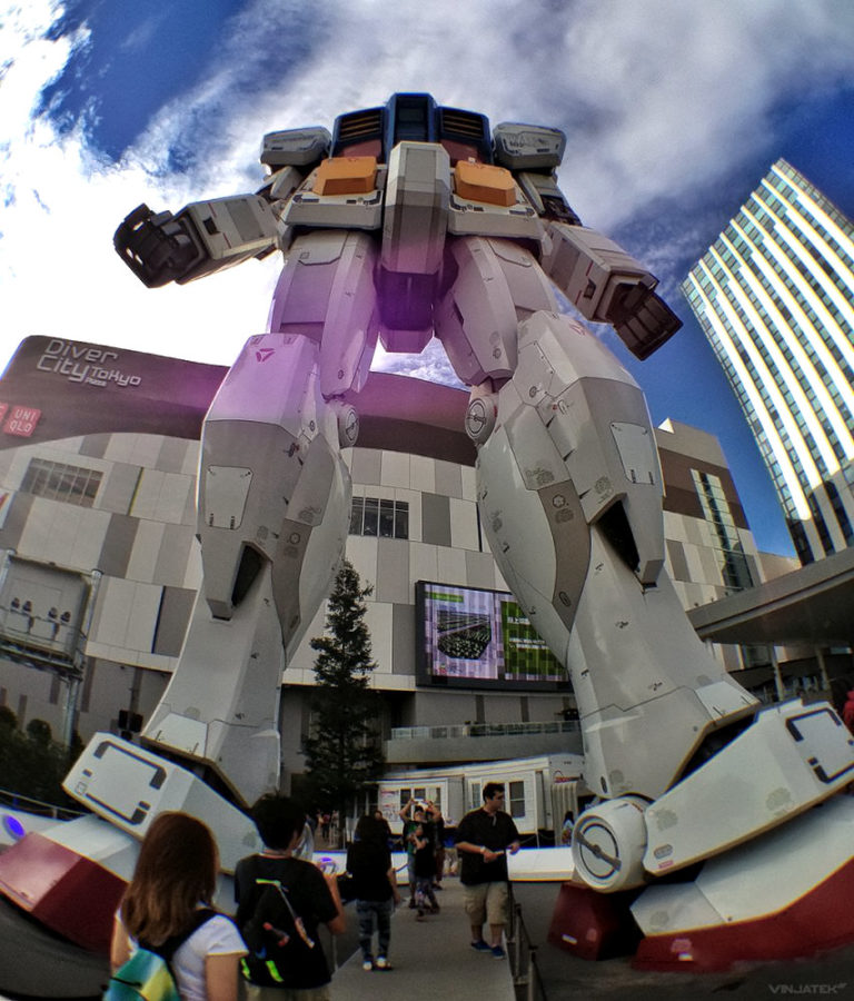 Life-Size Gundam Robot of Japan | Vinjatek